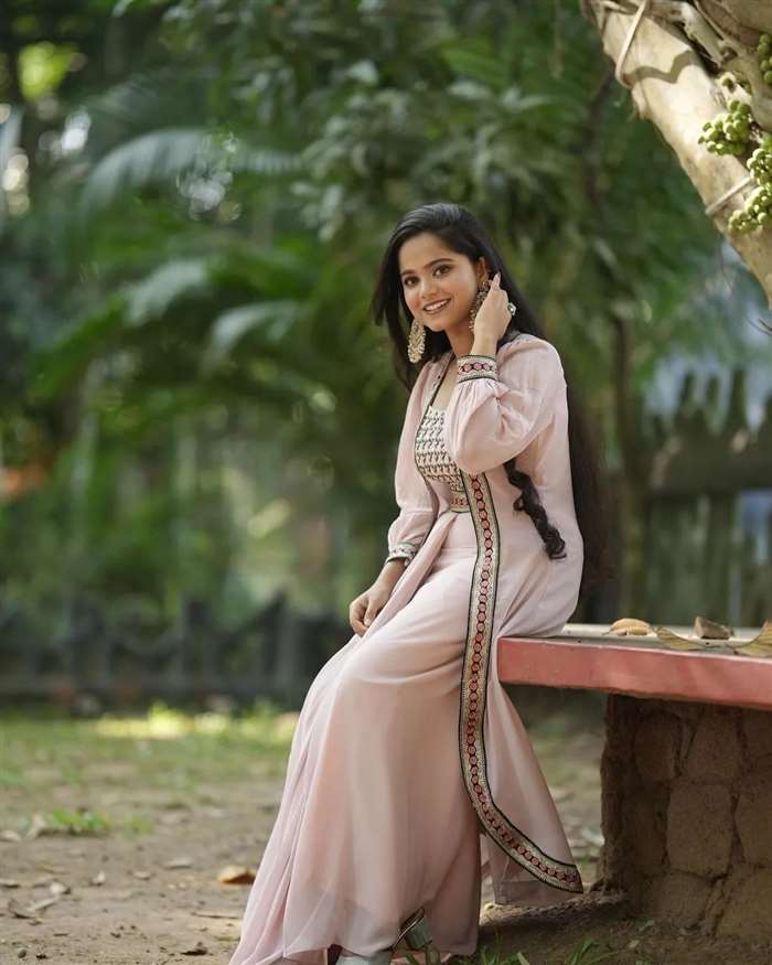 Prarthana Sandeep Photos: Find Latest HD Images, Pictures, Stills ...