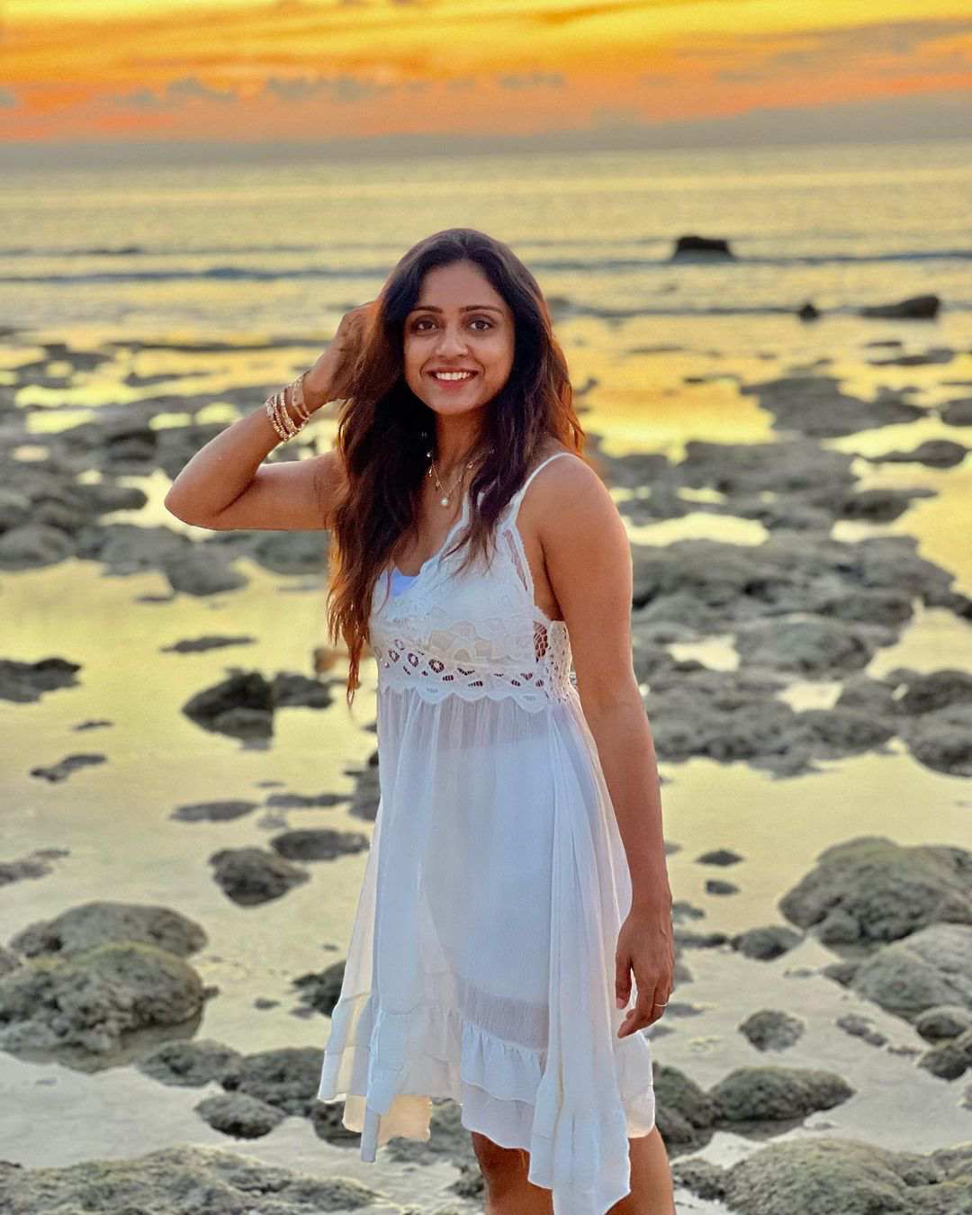 Vithika Sheru: అతి చిన్న డ్రెస్‌లో అదిరిన వితికా అందాలు.. అలా చూస్తూ ...