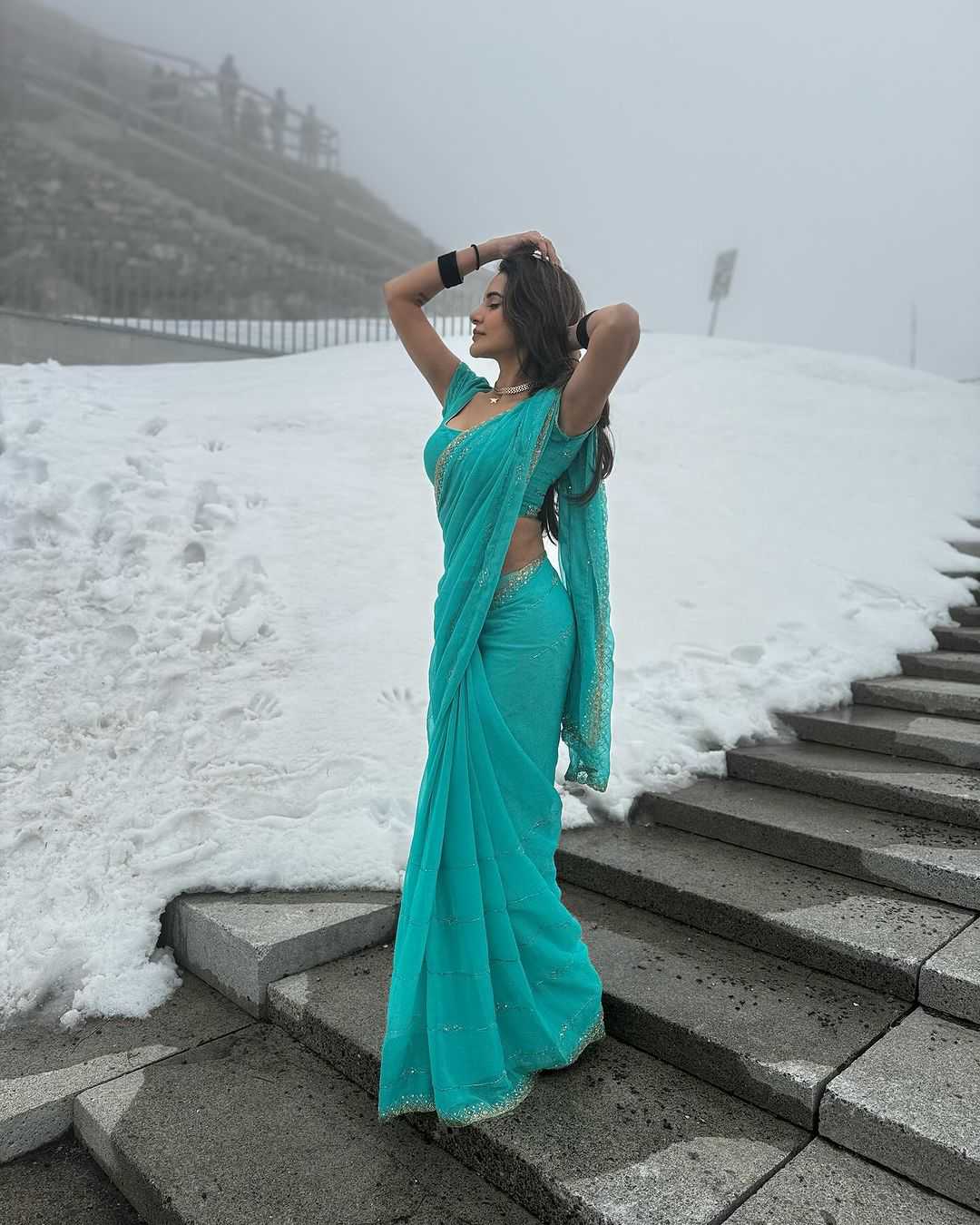 Ashu Reddy: అషురెడ్డి అందాల ప్రళయం.. సముద్రం ఎదుటన సొగసైన చీరలో యాంకర్ ...