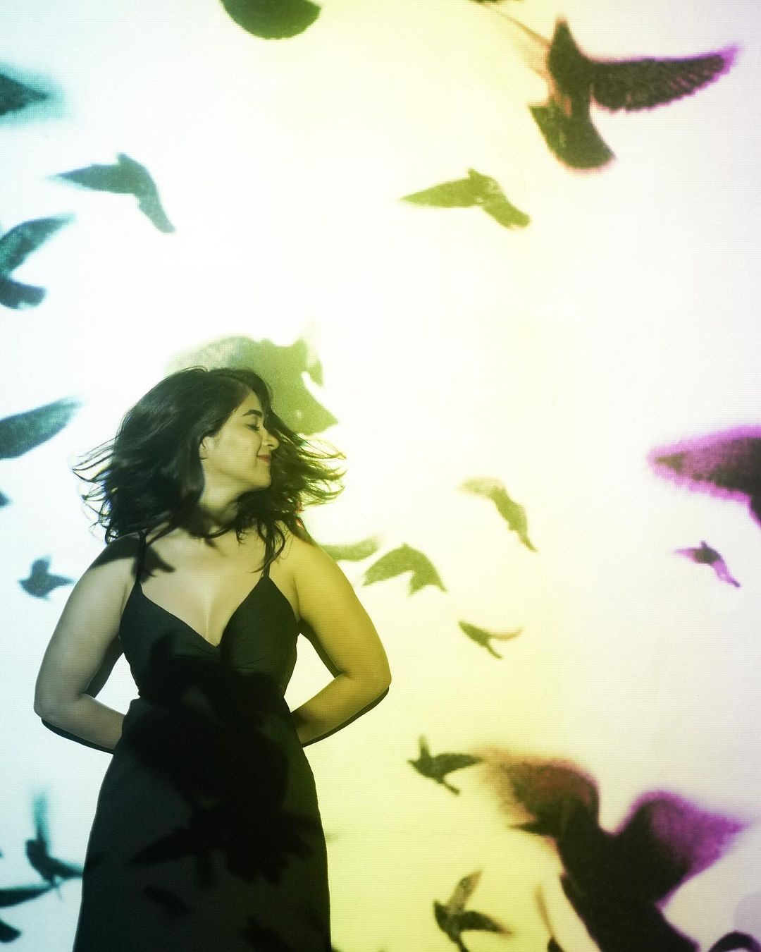 Deepthi Sunaia: సీతాకోక చిలుకలా ఎగిరేస్తున్న దీప్తి సునైనా.. కొత్తందాలు ...