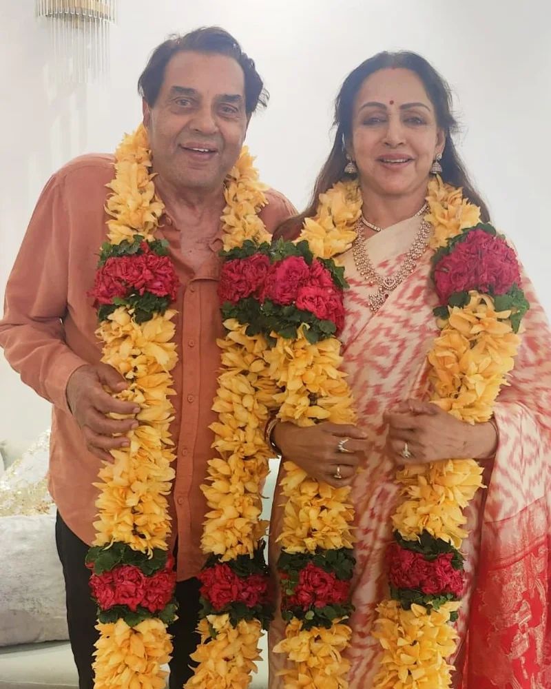 Hema Malini Dharmendra Anniversay | Hema Malini Dhamendra Remarried ...