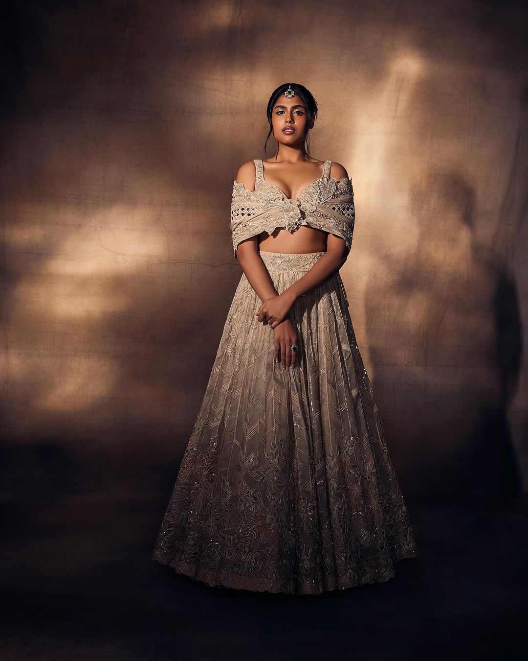 Faria Abdullah: చీకట్లో చిట్టి అందాలు చూశారా.. అచ్చం చందమామలా ...