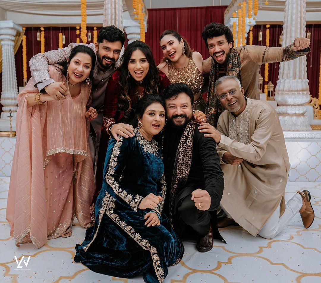 ஜெயராம் மகளுக்கு ஜாம் ஜாம் என நடந்த திருமணம்.. மாப்பிள்ளையும் பொண்ணும் ...