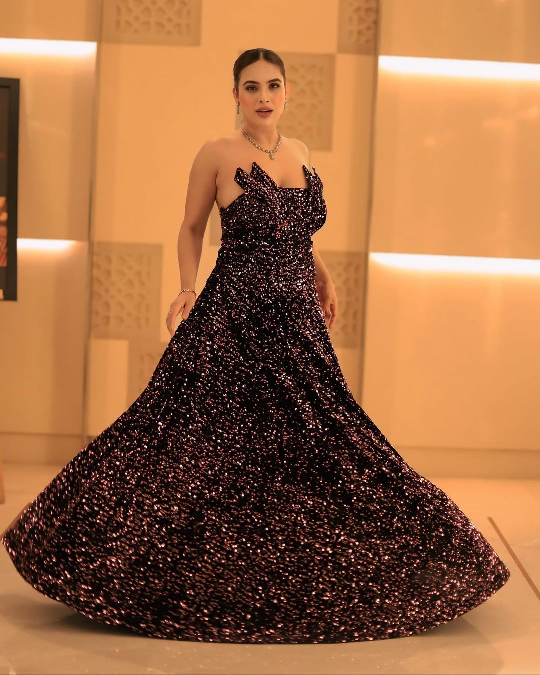 Neha Malik Photos | Neha Malik Black Gown Photos | Neha Malik Instagram ...