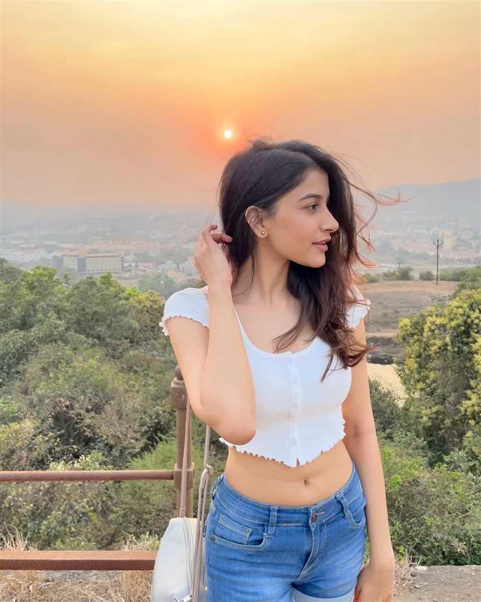 Simran Sharma - Filmibeat