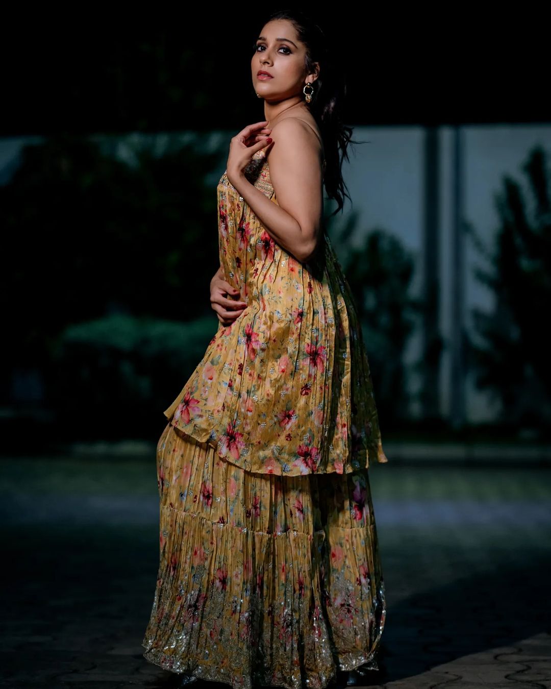 Rashmi Gautam: స్లీవ్‌లెస్ డ్రెస్‌లో సూపర్ క్యూట్‌గా తెలుగు యాంకర్ ...