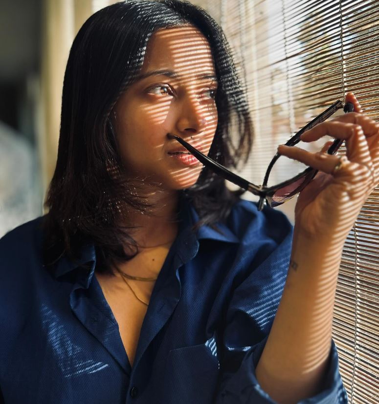Shweta Basu Prasad: కొత్త అందాలు చూపిస్తోన్న కొత్త బంగారు లోకం హీరోయిన్ ...