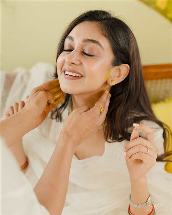 Arjun Sarja Daughter Aishwarya Haldi Ceremony Photos - Filmibeat