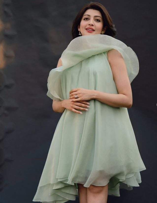 Pranitha Subhash: స్నానం చేసే ఫొటోలతో హీరోయిన్ సెన్సేషన్.. అందాలన్నీ ...