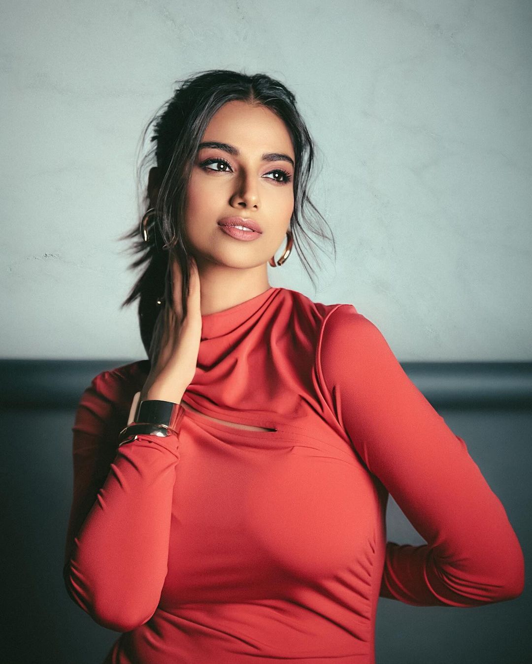 தாறுமாறு வளர்ச்சி.. தளபதியோட ஒரே படம்.. மீனாக்‌ஷி சவுத்ரி லெவலே வேறமாறி ...