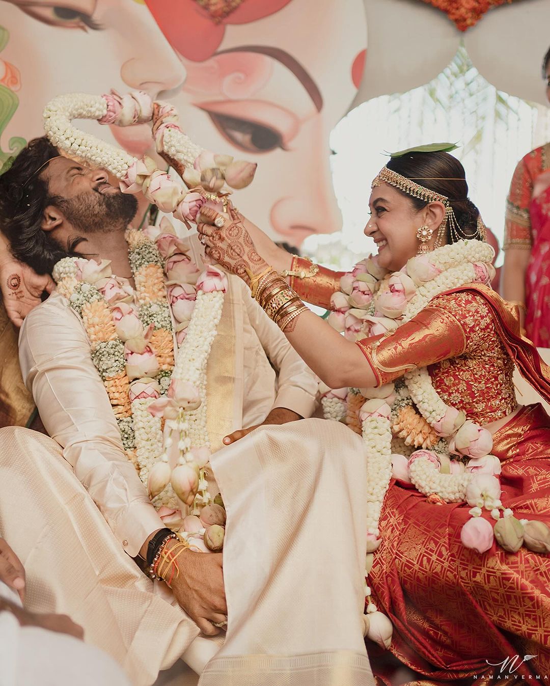 Aishwarya Arjun Wedding Photos | Aishwarya Arjun Temple Wedding Images ...