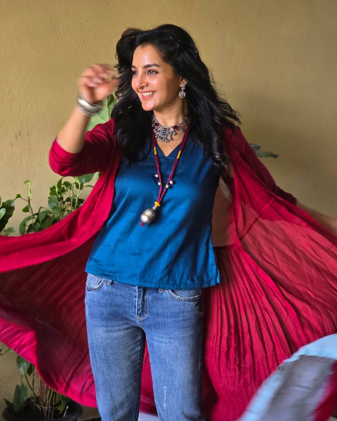 இவங்களுக்கு 45 வயசுன்னு சொன்னா நம்புற மாதிரியா இருக்கு?.. ஸ்லிம் ...