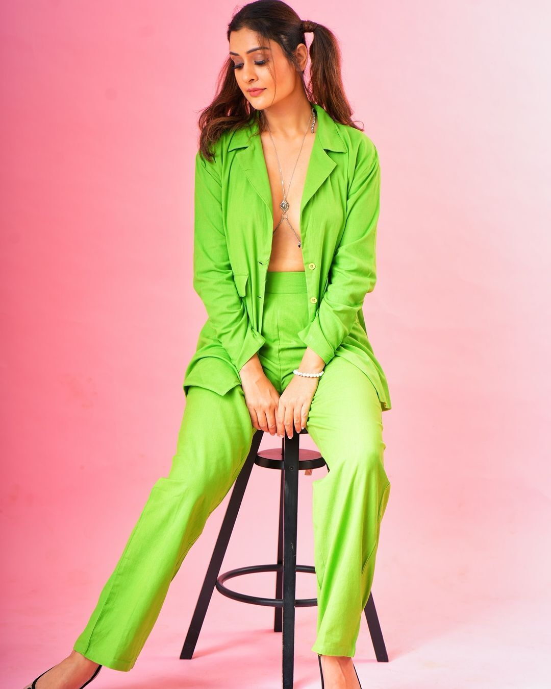 காலக்கொடுமை.. உள்ளாடை அணியாமல் உச்சகட்ட கவர்ச்சியில் மங்களவாரம் நடிகை ...