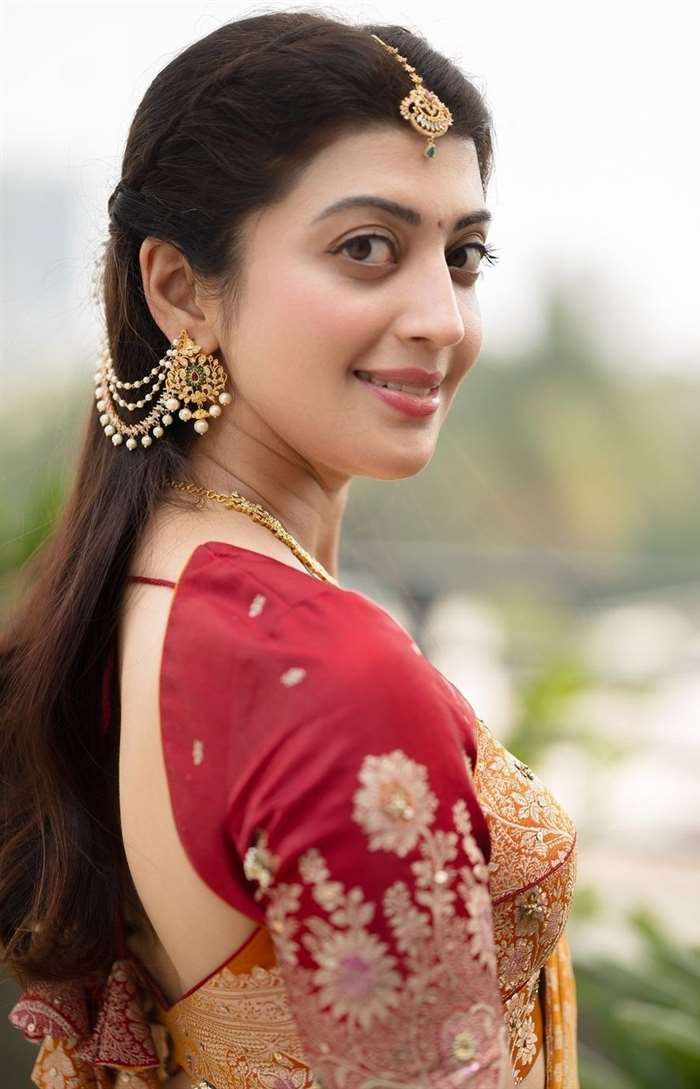 Pranitha Subhash Photos | Pranitha Subhash Latest HD Pics |Pranitha ...