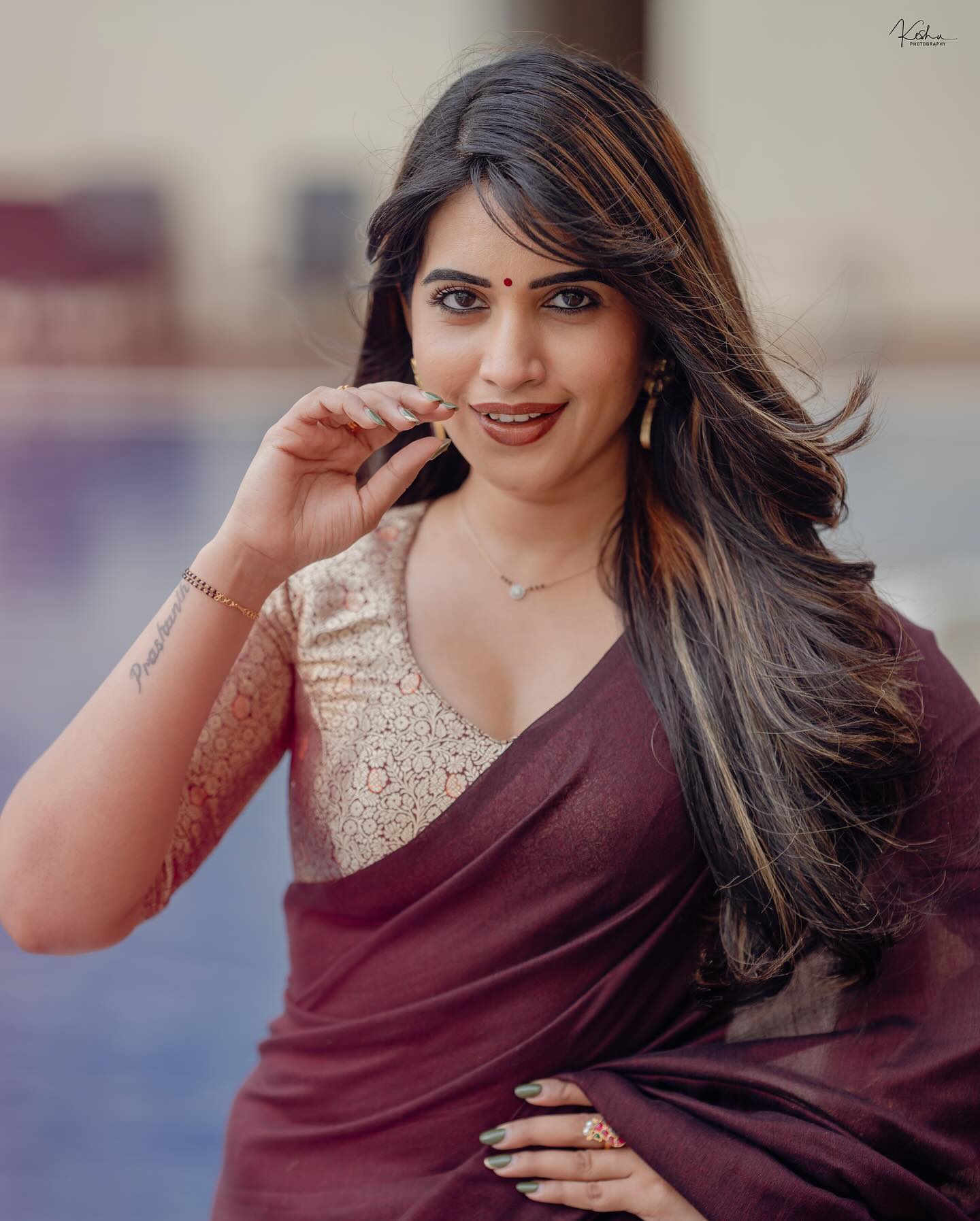 Sravanthi Chokarapu: చీరలో అందాలు ఒలకబోస్తున్న యాంకర్ స్రవంతి (ఫొటోలు ...