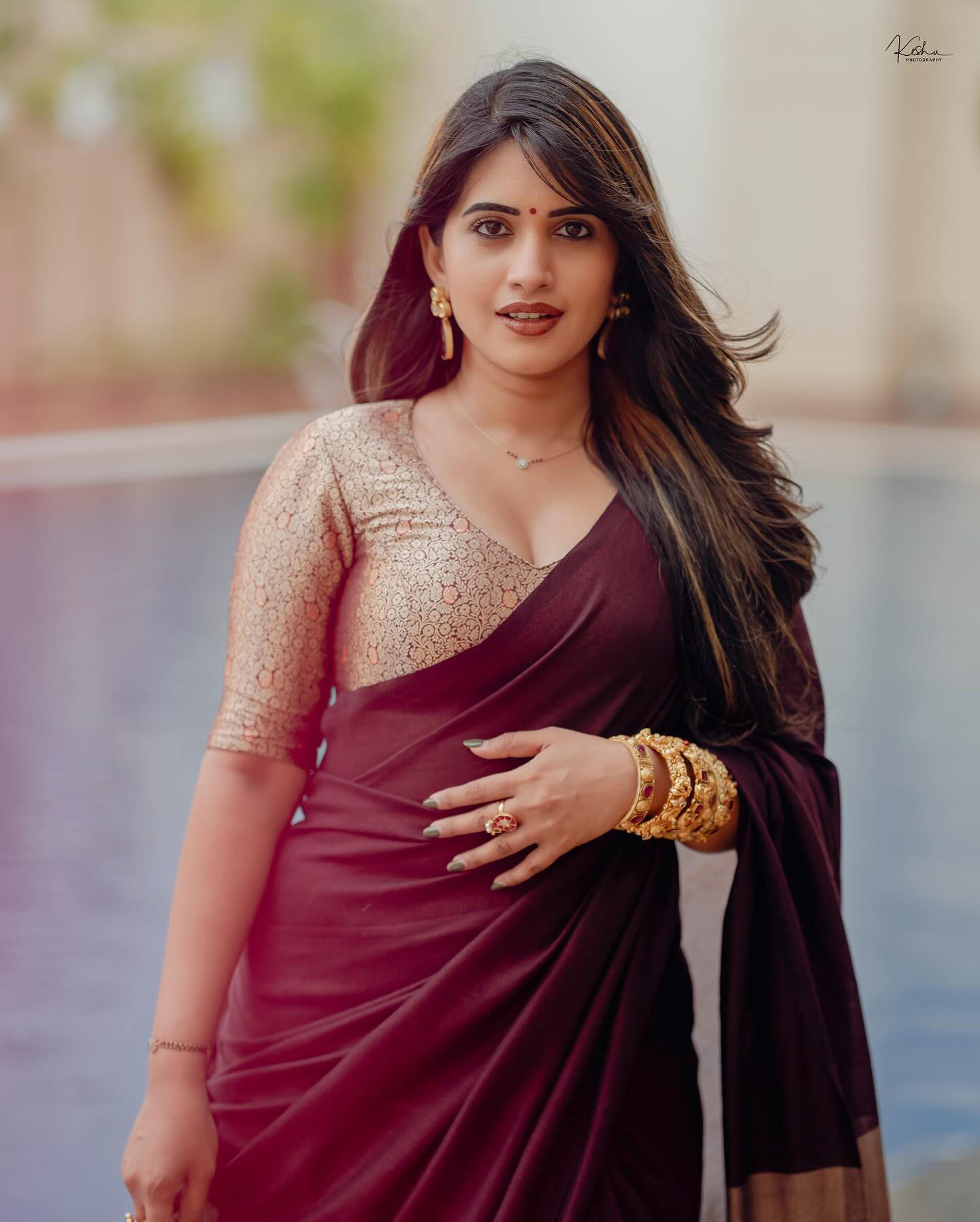 Sravanthi Chokarapu: చీరలో అందాలు ఒలకబోస్తున్న యాంకర్ స్రవంతి (ఫొటోలు ...