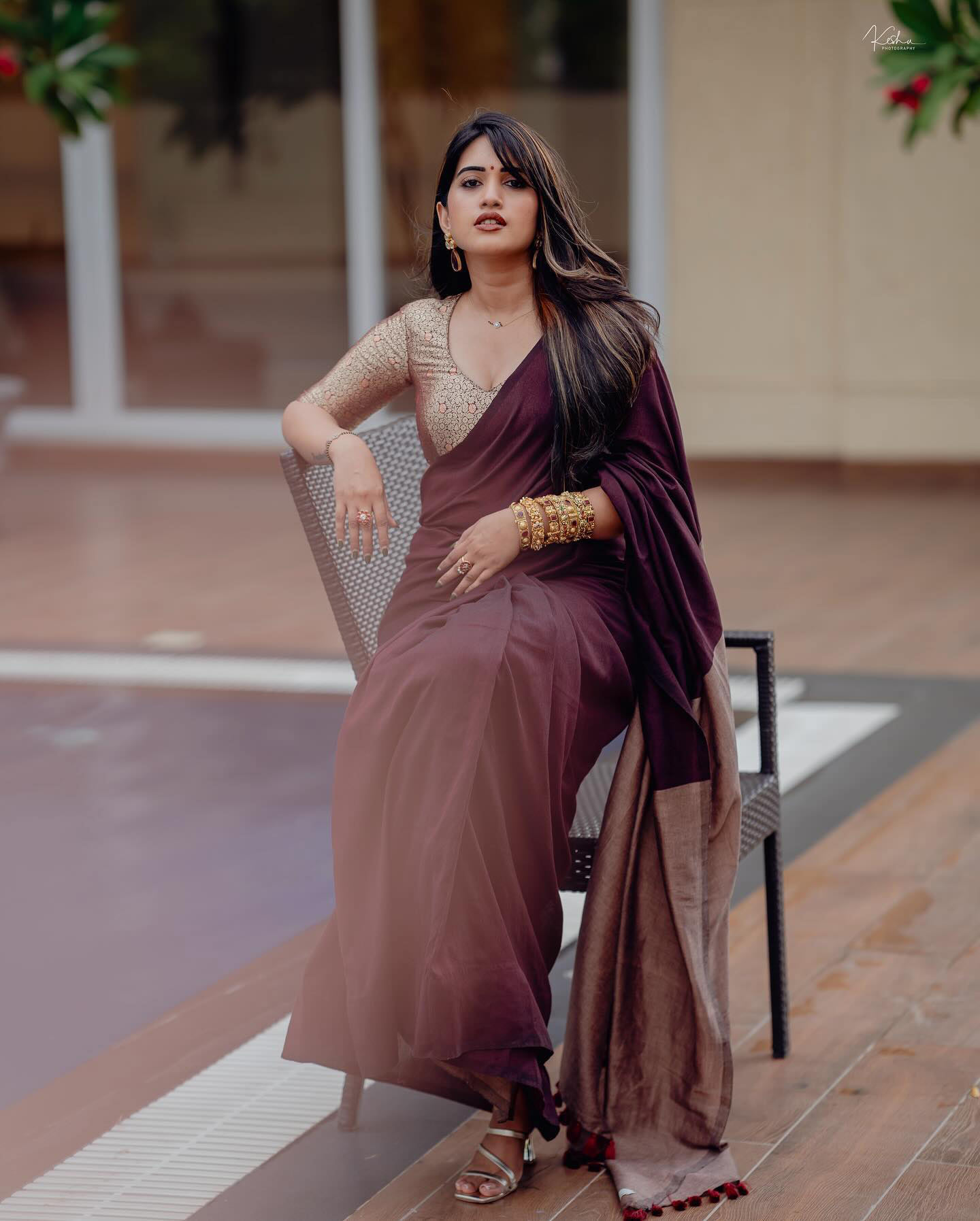 Sravanthi Chokarapu: చీరలో అందాలు ఒలకబోస్తున్న యాంకర్ స్రవంతి (ఫొటోలు ...