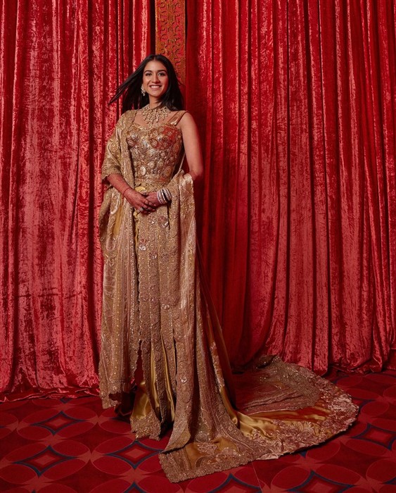 Radhika Merchant Wedding Reception Look | Radhika Merchant Reception ...