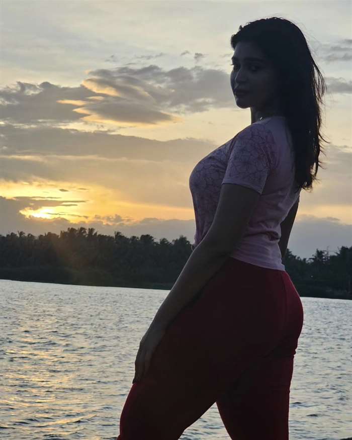 Dharsha Gupta Photos | Dharsha Gupta Latest HD Pics |Dharsha Gupta New ...