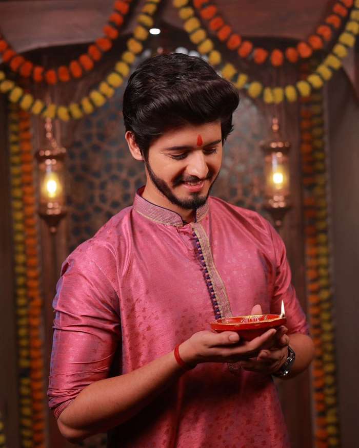 Nikhil Damle Photos: Find Latest HD Images, Pictures, Stills & Pics ...