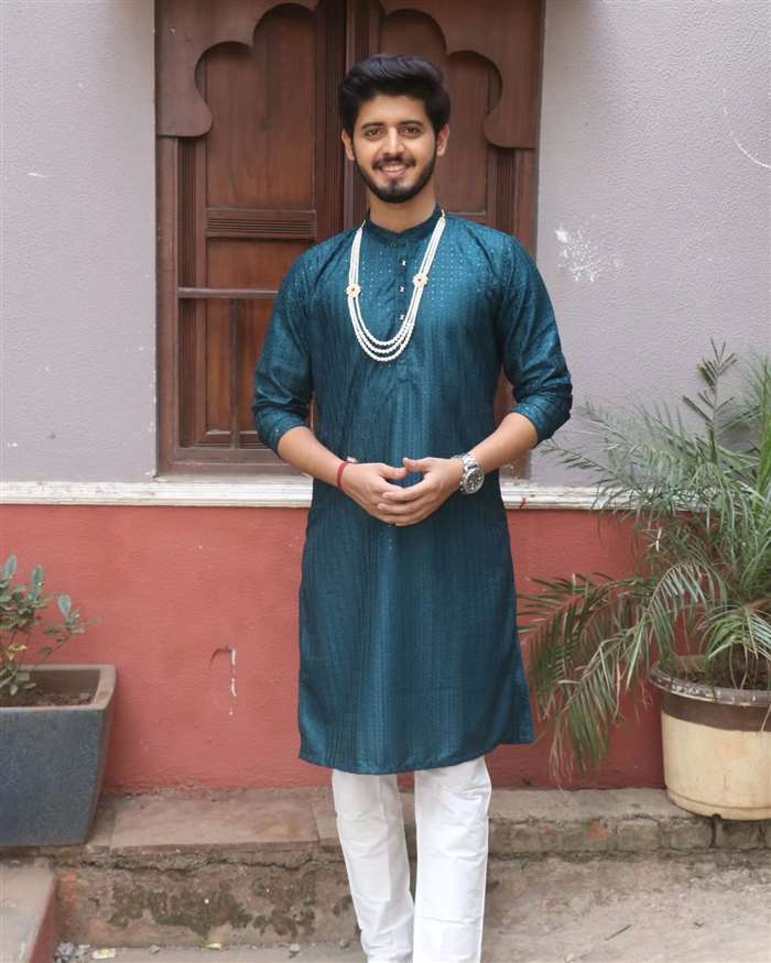 Nikhil Damle Photos: Find Latest HD Images, Pictures, Stills & Pics ...