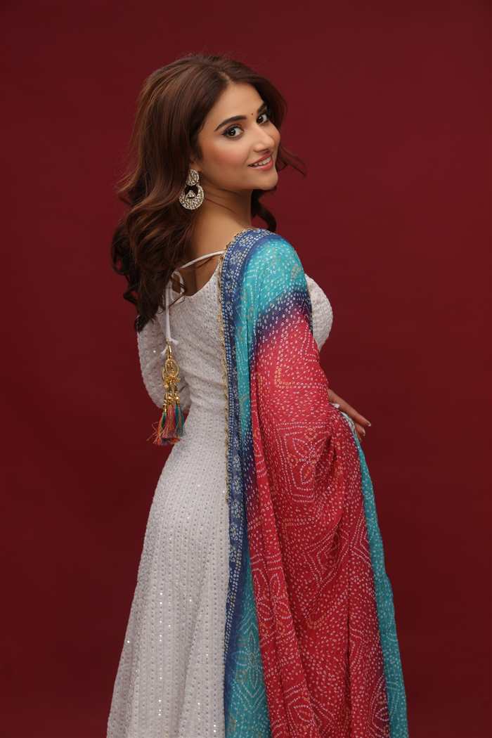 Prisha Singh బడ్డీ హీరోయిన్ అందాల జాతర.. లేటేస్ట్ ఫోటోషూట్ మీరు చూశారా ...