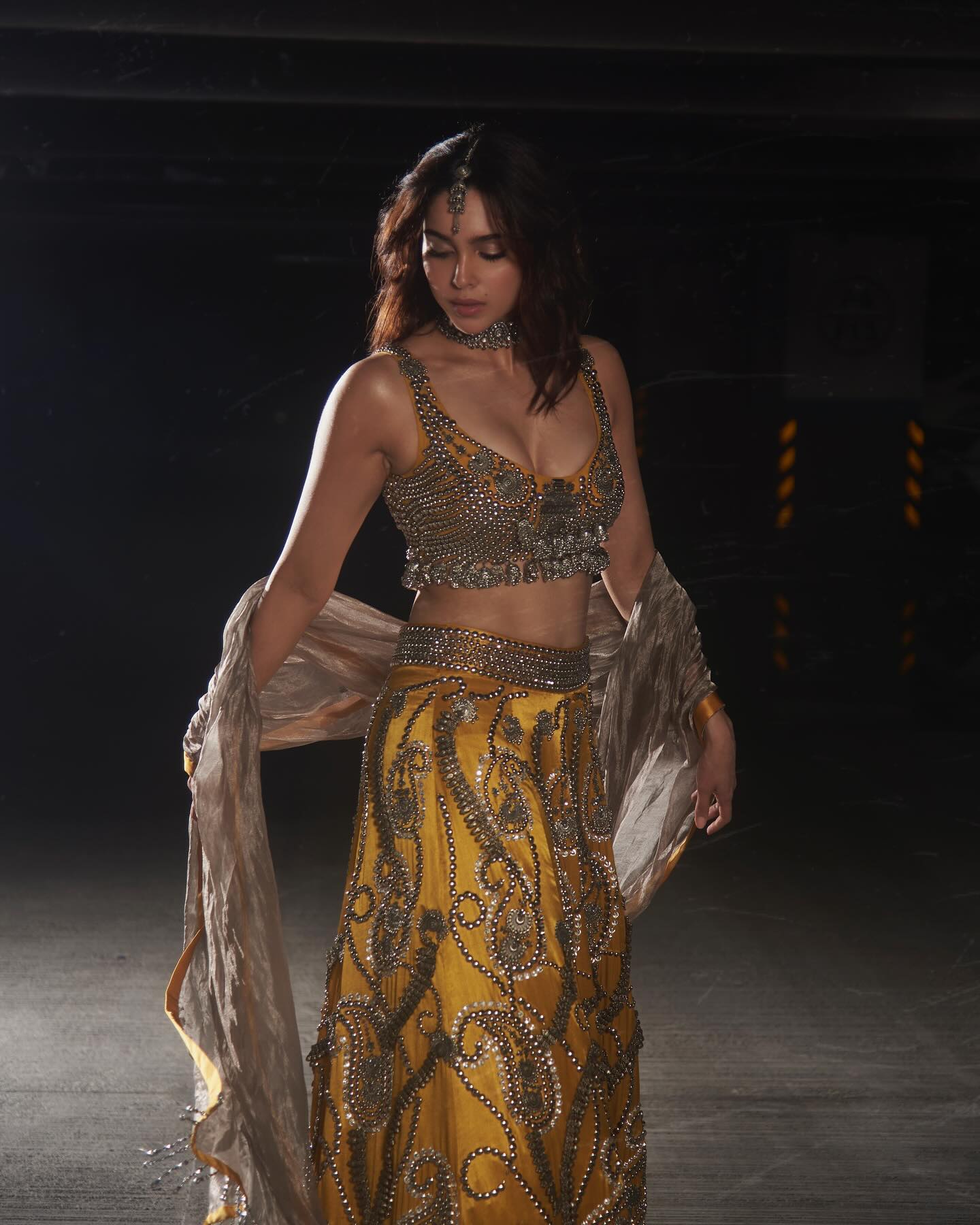 Sharvari Wagh Photos ఎద అందాలు చూపిస్తున్న ఆల్ఫా శార్వరీ | Sharvari ...