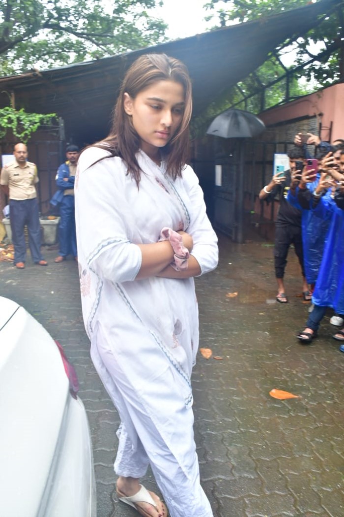 Tishaa Kumar Funeral Photos | Tishaa Kumar Death News | Bhushan Kumar ...