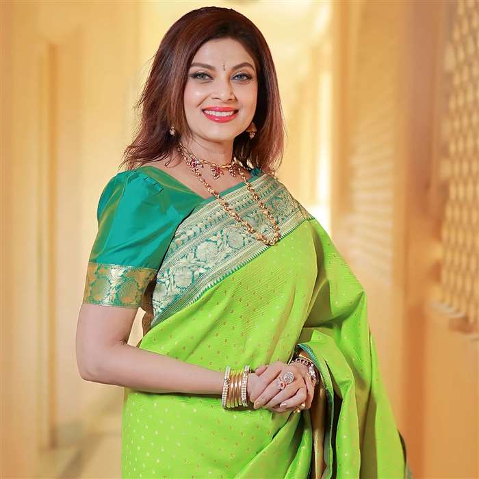 Varsha Usgaonkar Photos: Find Latest HD Images, Pictures, Stills & Pics ...