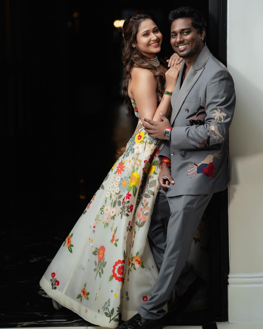 கணவருக்கு நச்சுனு முத்தம்.. பிரியா அட்லீயின் க்யூட் போட்டோஸ்! | Actress ...