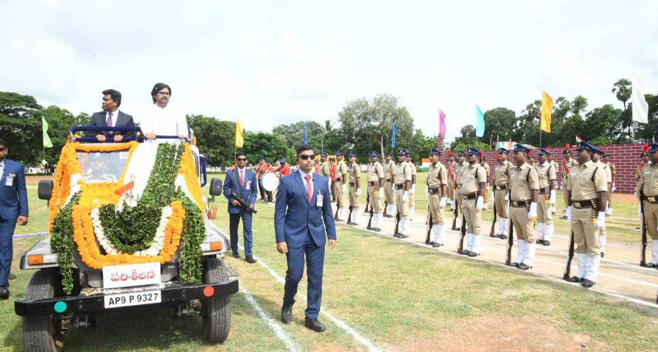 78వ స్వాతంత్ర్యదినోత్సవ వేడుకలలో పాల్గొన్న ఆంధ్రప్రదేశ్ డిప్యూటీ సీఎం పవన్ కళ్యాణ్ (ఫొటోలు ...
