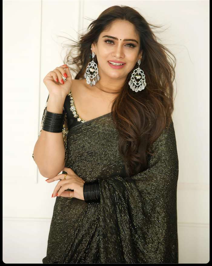 Anjali Pavan Photos: Find Latest HD Images, Pictures, Stills & Pics ...