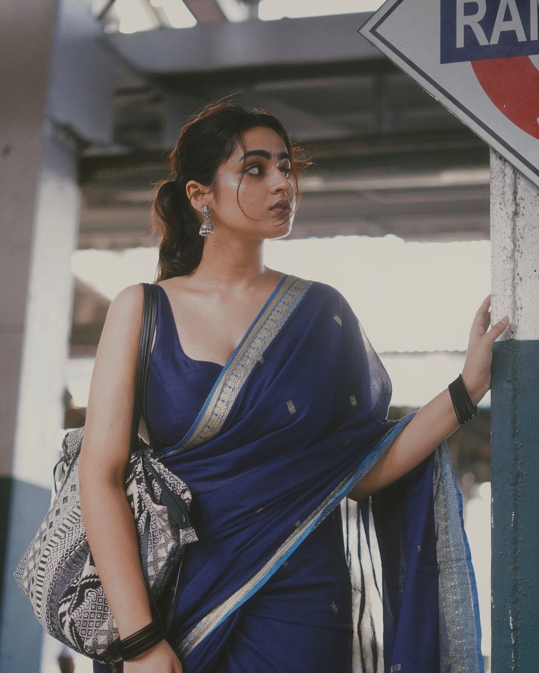 Ayesha Khan Latest Photos, Ayesha Khan Images, Ayesha Khan Saree Pics ...