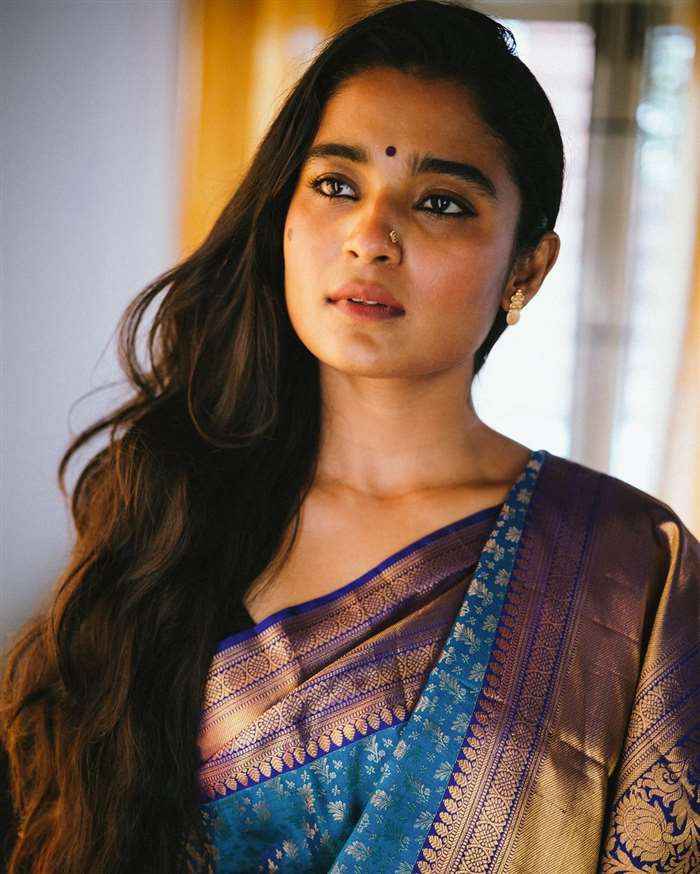 70+ Chaithra J Achar Photos: Find Latest HD Images, Pictures, Stills ...