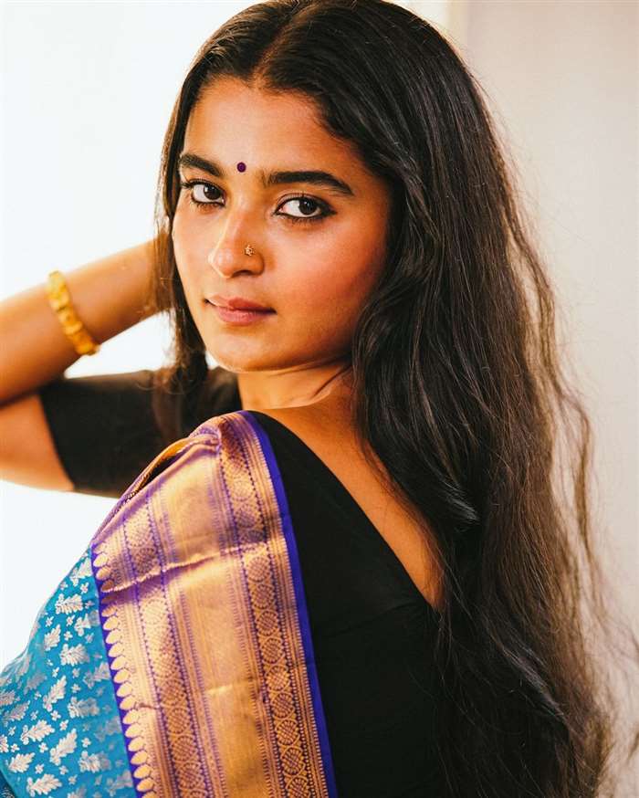 70+ Chaithra J Achar Photos: Find Latest HD Images, Pictures, Stills ...