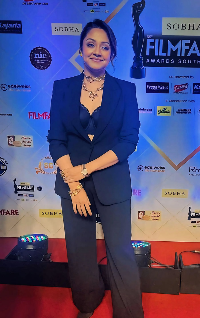 Filmfare Awards 2024 Photos, Images, Kreethy Suresh, Jyothika , Mrunal ...