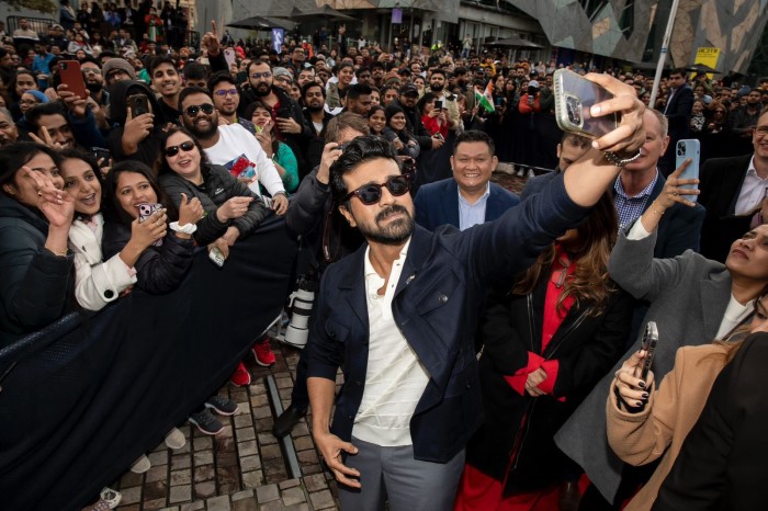 Global Star Ram Charan Hoists Indian Tricolour At Federation Square ...