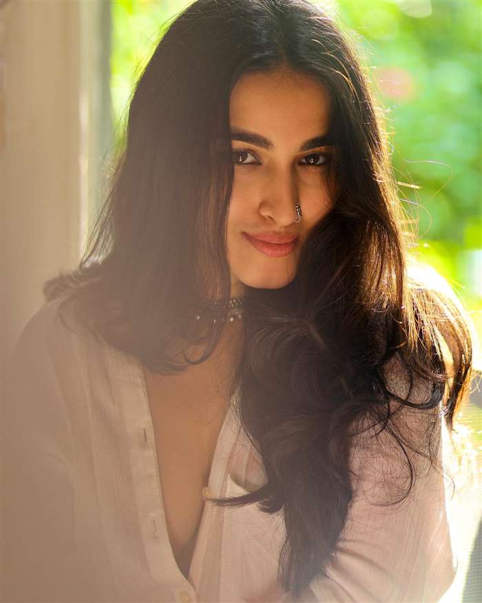 Isha Pandhe Photos: Find Latest HD Images, Pictures, Stills & Pics ...