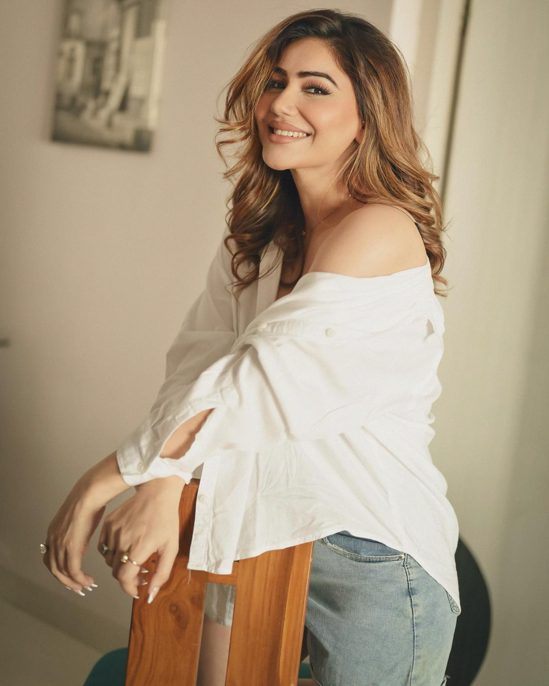 Kangna Sharma Stuns in Latest Photoshoot, Takes Social Media by Storm ...