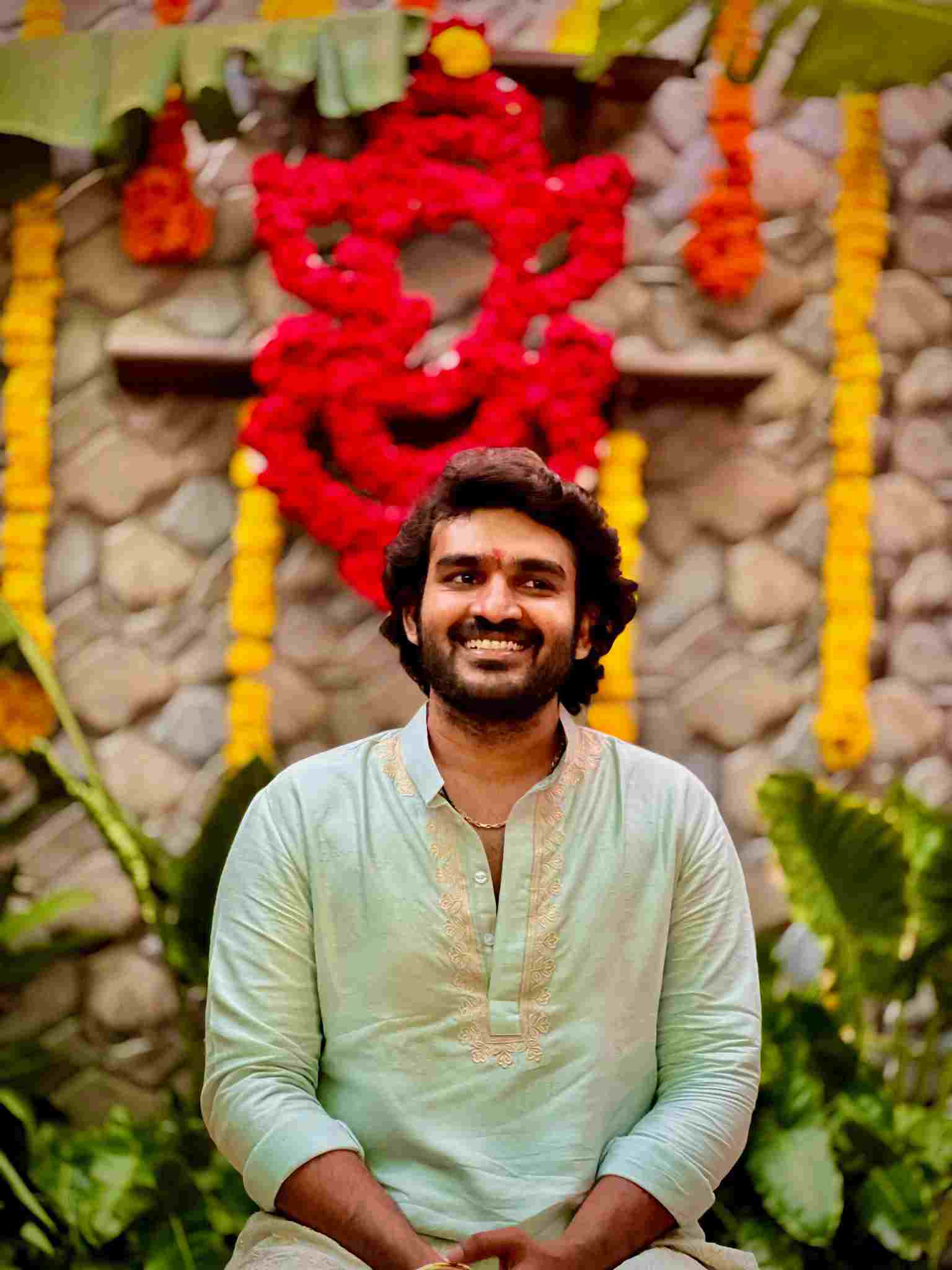 తొలి హీరోయిన్‌ రహస్య గోరిక్‌ను పెళ్లాడిన కిరణ్ అబ్బవరం (Photos) | Kiran ...