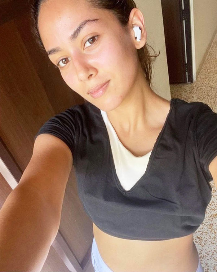 Mira Rajput Stuns at Event, Flaunts Toned Abs in Chic Outfit - Filmibeat