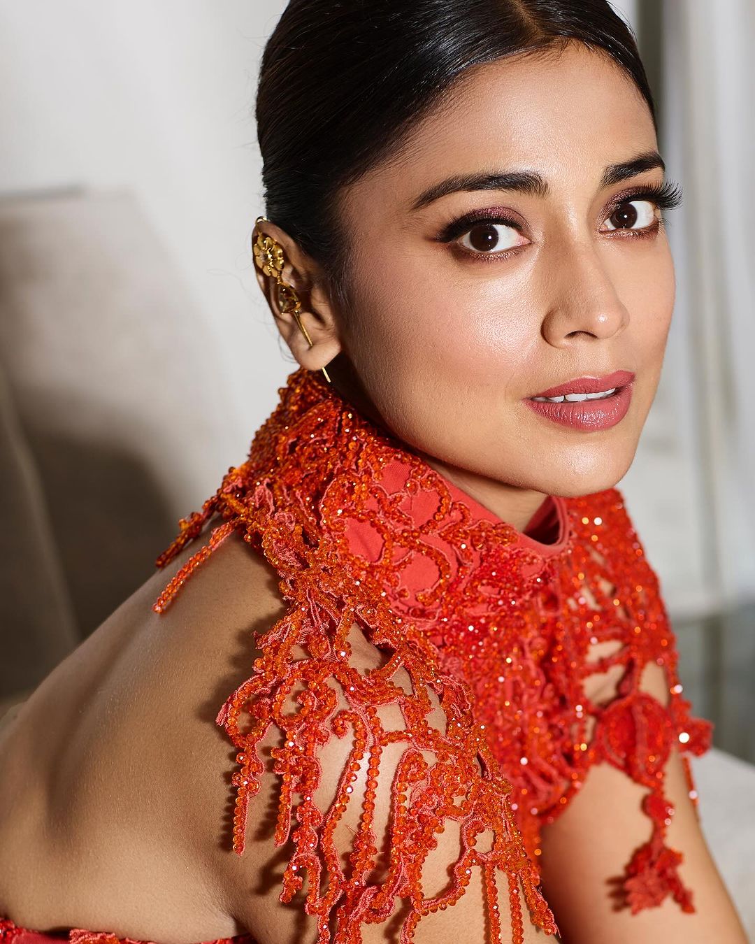 Shriya Saran's Latest Photos, Shriya Saran Photoshoot, Shriya Saran ...