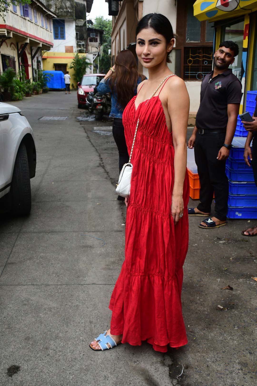 Mouni Roy Spotted In Bandra , Mouni Roy Latest Images , Mouni Roy ...