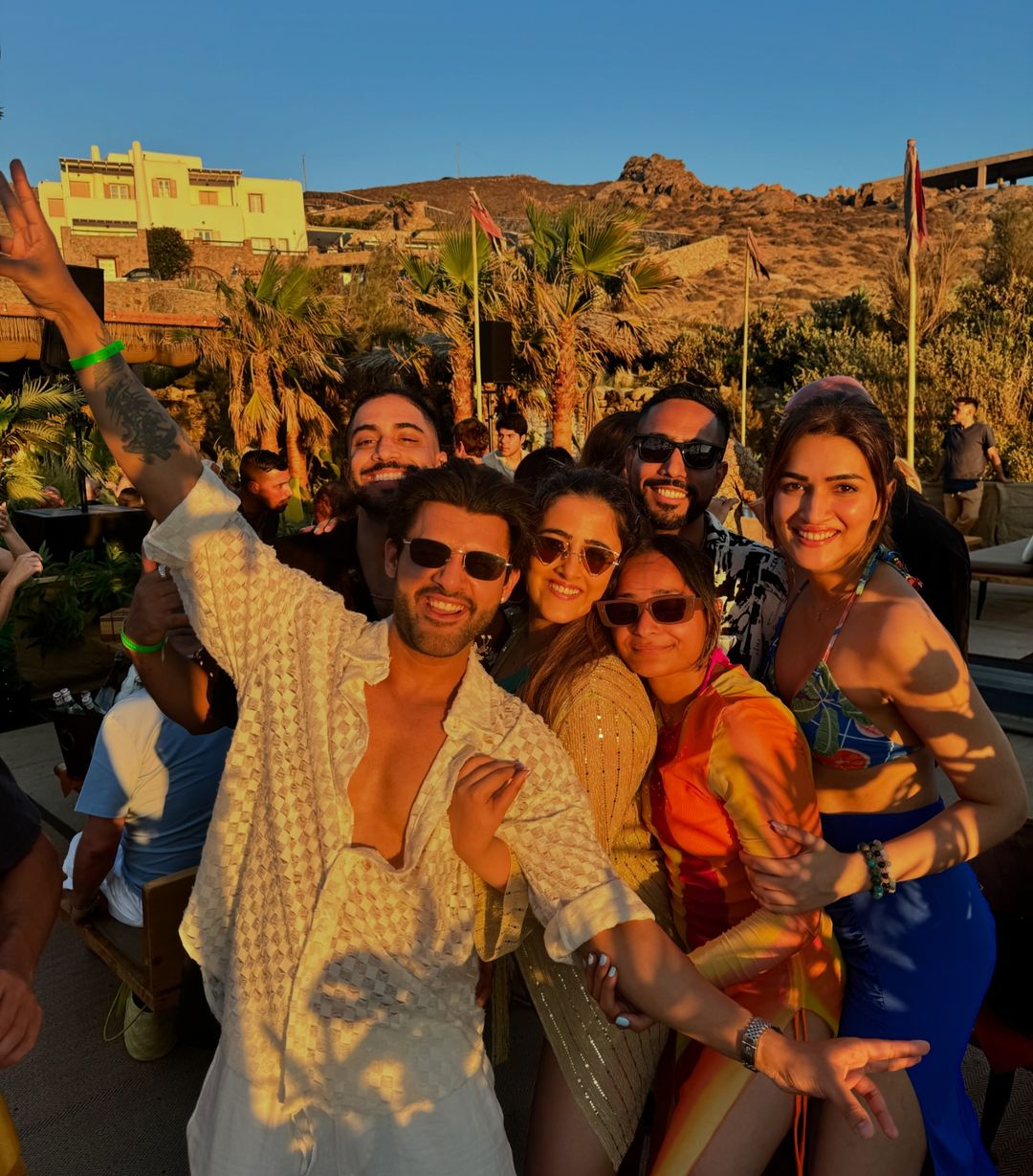 Who Is Kabir Bhalla , Kriti Sanon Boyfriend Photos , Kriti Sanon ...