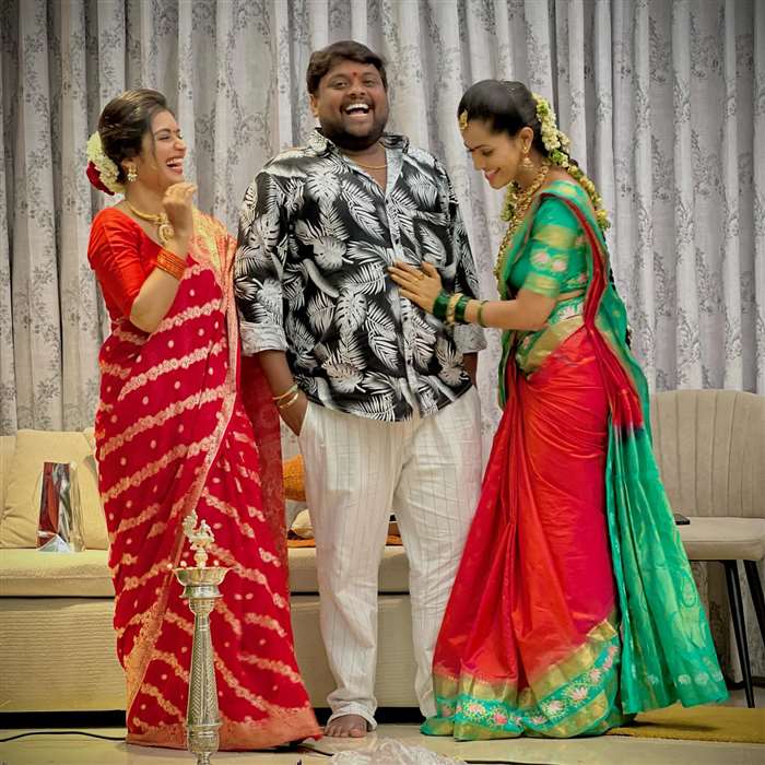 బిగ్‌బాస్ బ్యూటీ శోభాశెట్టి ఇంట్లో వరలక్ష్మీ పూజలు.. టేస్టీ తేజ ...