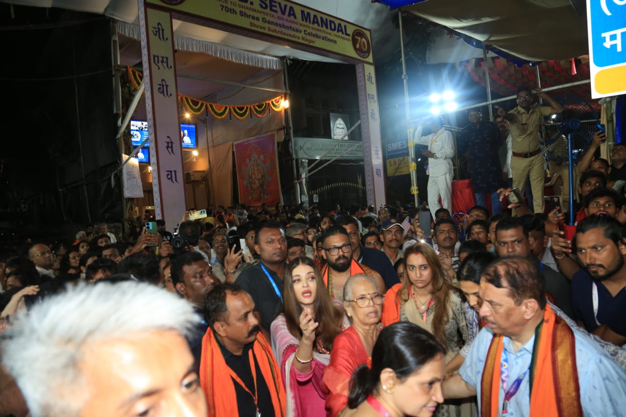 Aishwarya Rai Attends GSB Ganpati Darshan with Mom and Daughter - Filmibeat