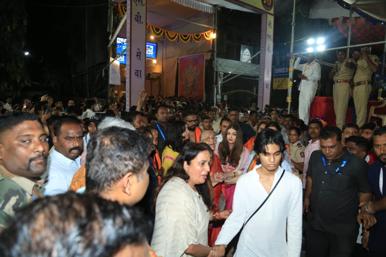Aishwarya Rai Attends GSB Ganpati Darshan with Mom and Daughter - Filmibeat