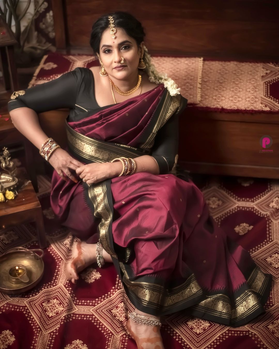 Anchor Gayathri Bhargavi Photos: వింటేజ్ లుక్‌లో గాయత్రీ భార్గవి .. వీణ ...