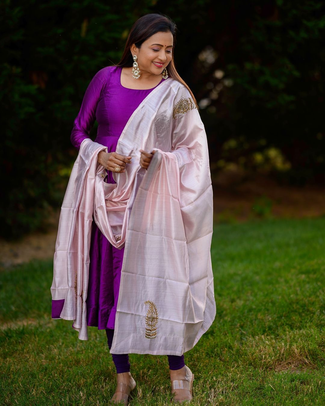 Anchor Suma Kanakala Photos: పద్ధతికి చుడిదార్ కట్టినట్టు.. స్టైలీష్ ...