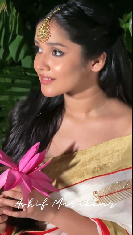 Anikha Surendran’s Onam Special Photoshoot photos and images - Filmibeat